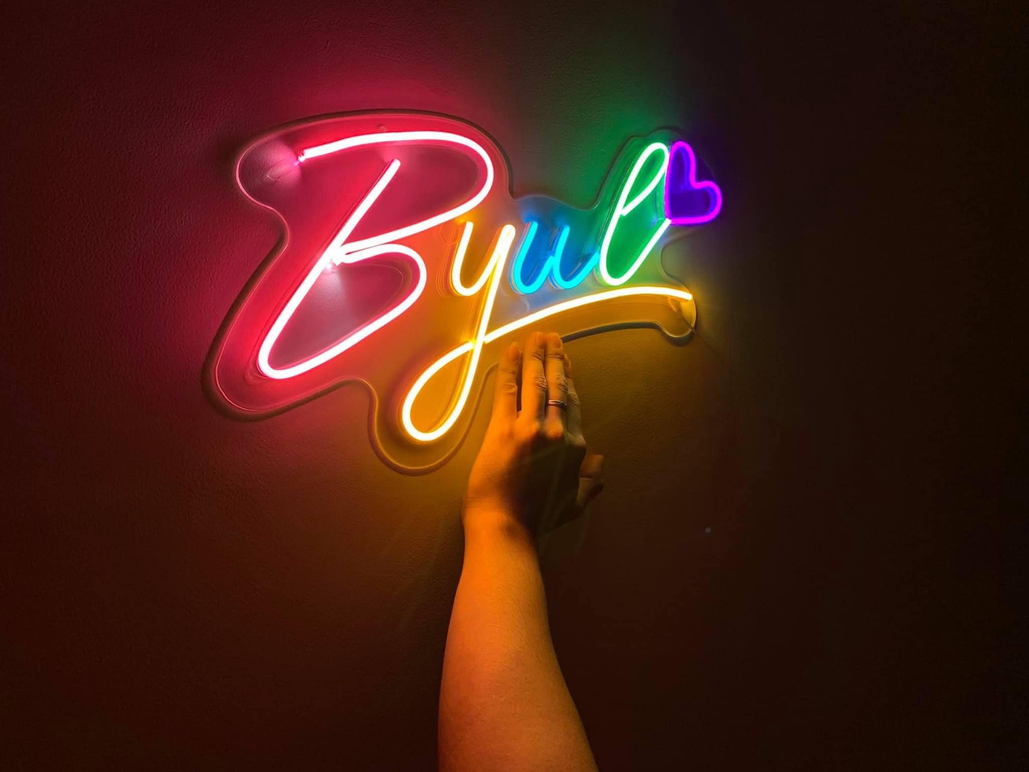 Gia công led neon sign theo yêu cầu tại Hà Nội